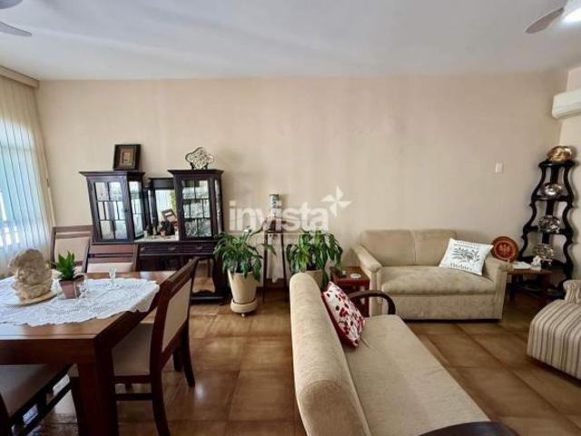 Boqueirão – Apartamento a poucos metros da Praia!