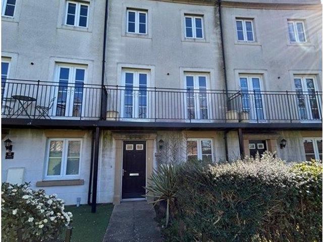 Borders Crescent, Loughton IG10, 4 bed detached house to rent, £2,750 pcm | PrimeLocation