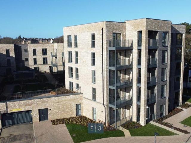 Borders Lane, Loughton IG10 2 bed duplex to rent £2,250 pcm £519 pw