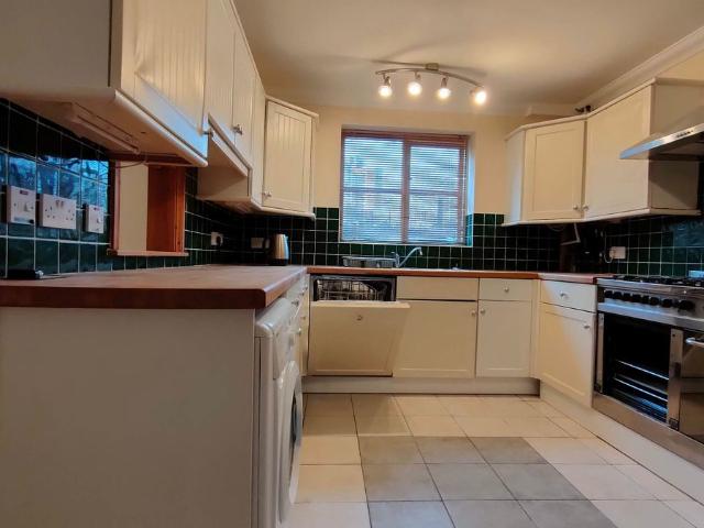 Borgard Road, London SE18, 4 bed detached house to rent, £3,000 pcm | PrimeLocation