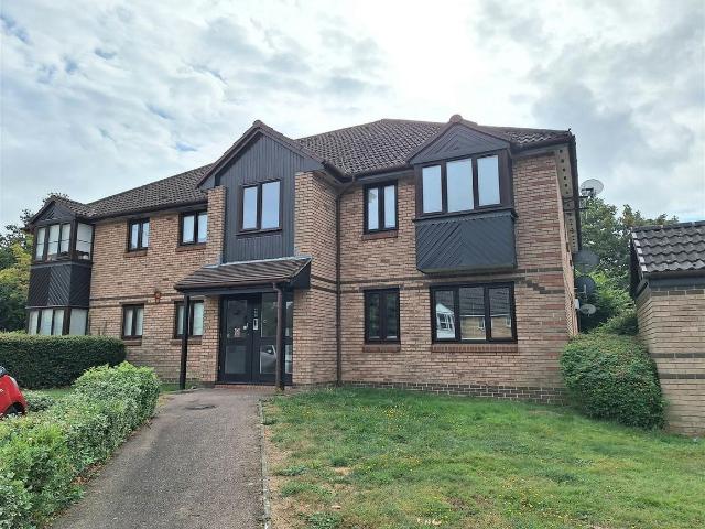 Bornedene, Potters Bar EN6, 2 bed flat to rent, £1,550 pcm | PrimeLocation