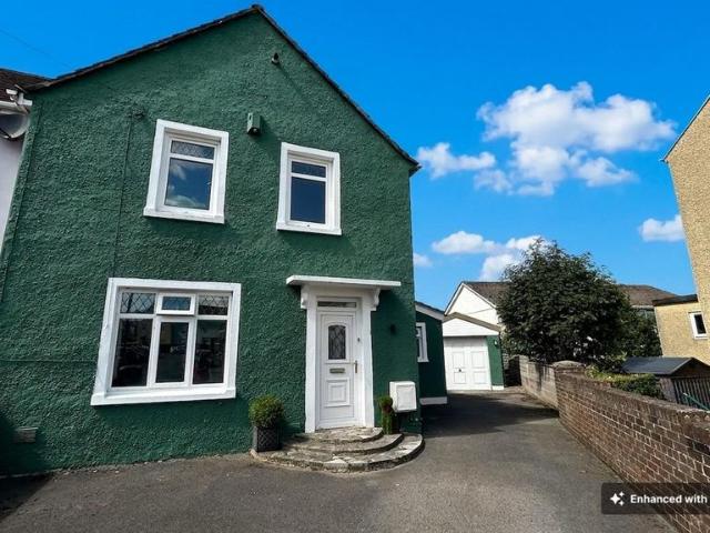 Borough Close, Cowbridge, CF71 3 bed terraced house to rent £1,525 pcm £352 pw