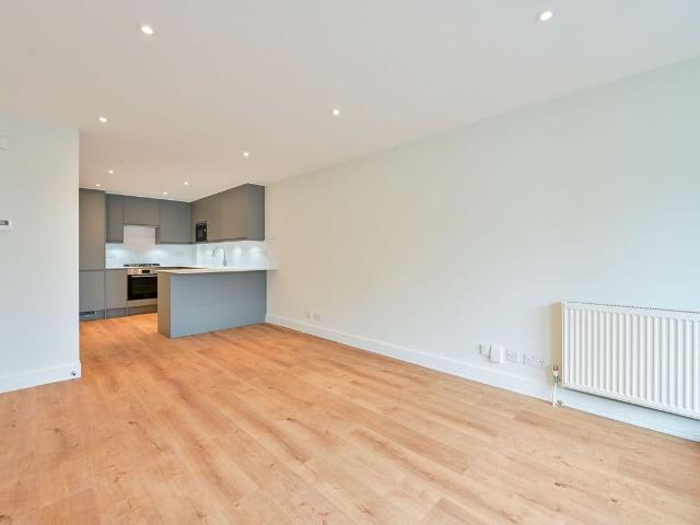 Borough High Street, Borough, London SE1, 2 bed flat to rent, £3,150 pcm | PrimeLocation