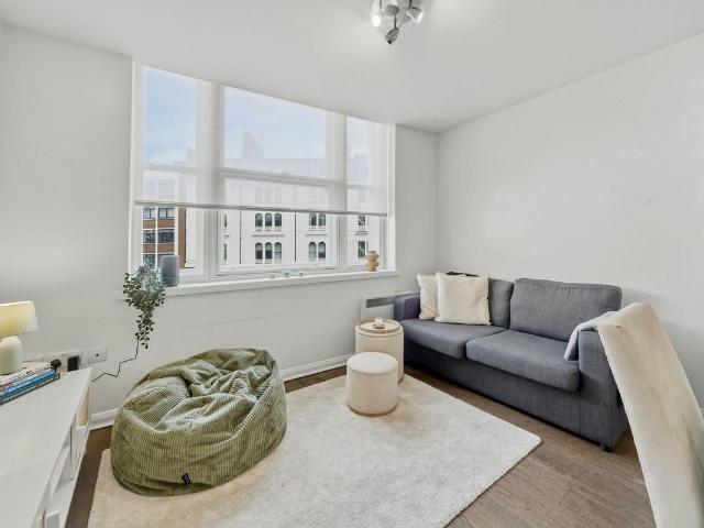 Borough High Street, London SE1, 1 bed flat to rent, £1,975 pcm | PrimeLocation