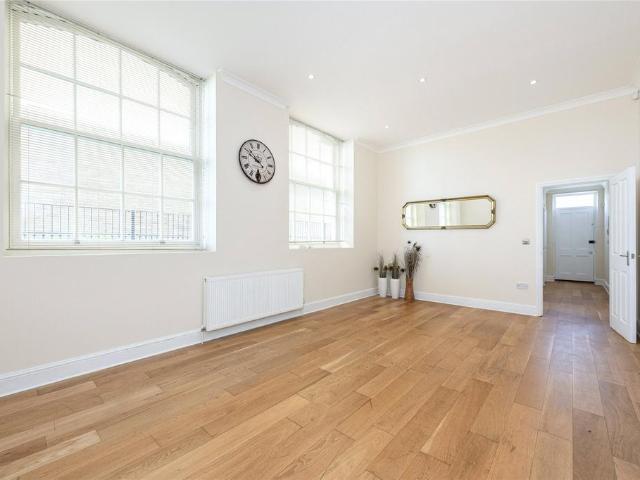 Borough Road, Isleworth, TW7 2 bed flat to rent £2,000 pcm £462 pw