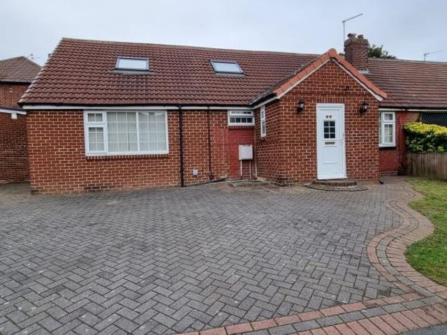 Borrough Avenue, Roundhay, Leeds LS8, Room to rent, £475 pcm | PrimeLocation