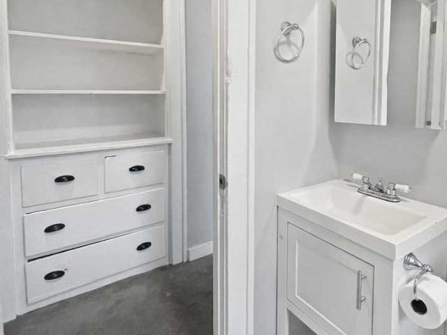 Boston Court Detroit 2 Bedroom Apartment for Rent at 1251 Glynn Ct, Detroit, MI 48202 Central
