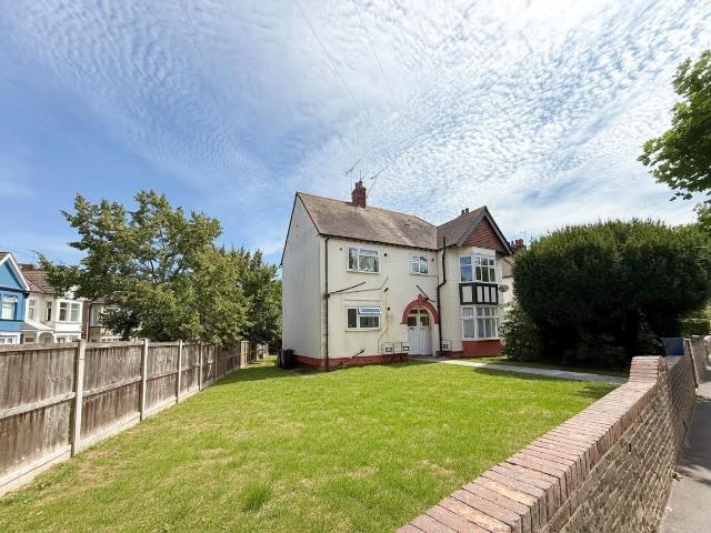 Boston Avenue, Southend On Sea SS2, 1 bed flat to rent, £1,100 pcm | PrimeLocation