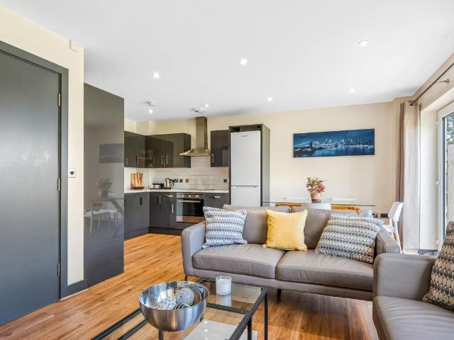 Boston Exchange Court, Leeds LS4, Room to rent, £689 pppm | PrimeLocation