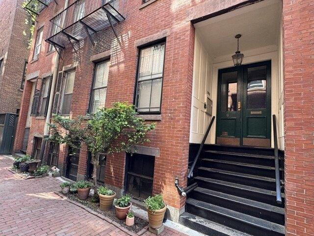Boston MA 02114 104788982