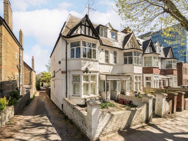 Boston Manor Road, Brentford TW8, 1 bed flat to rent, £1,550 pcm | PrimeLocation