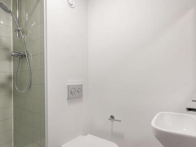 Boston Manor Road, London TW8 Studio to rent £1,560 pcm £360 pw