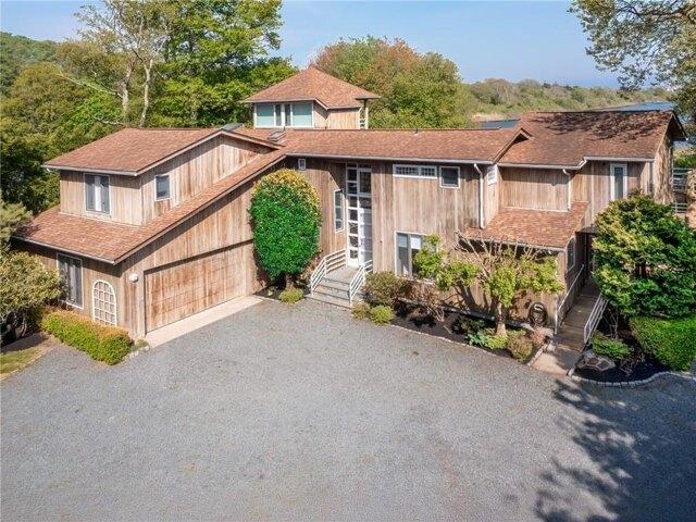 Boston Neck Rd, Narragansett, Home For Sale