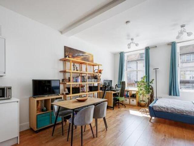 Boston Road, Hanwell, Studio Apartment For