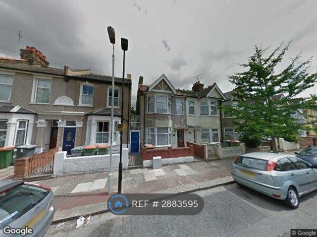 Boston Road, London E6, 4 bed detached house to rent, £2,800 pcm | PrimeLocation