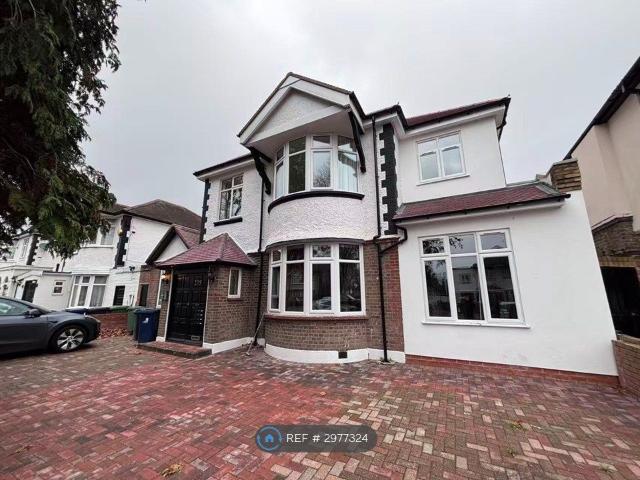 Boston Road, London W7, 2 bed maisonette to rent, £2,650 pcm | PrimeLocation