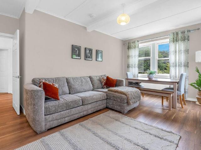 Boswall Avenue, Trinity, Edinburgh, EH5 2 bed flat to rent £1,375 pcm £317 pw