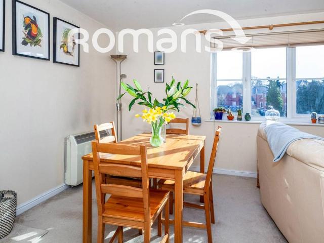 Bosworth Court, Bath Road, Slough, SL1 2 bed flat to rent £1,450 pcm £335 pw
