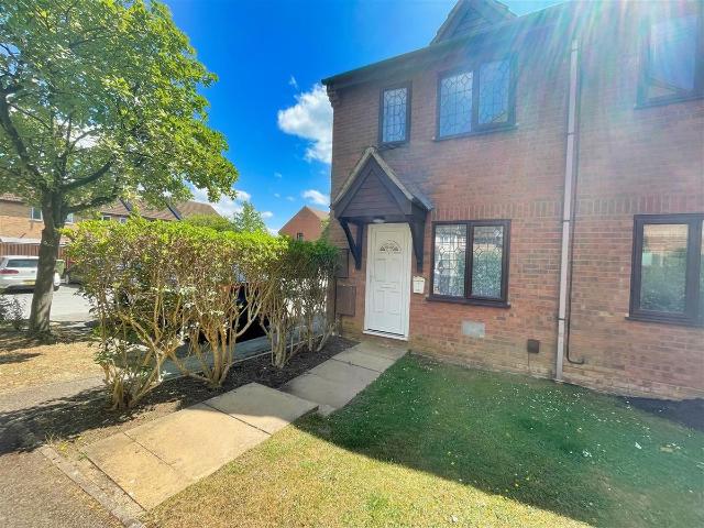 Bosworth Close, Bletchley, Milton Keynes MK3, 1 bed property to rent, £1,150 pcm | PrimeLocation