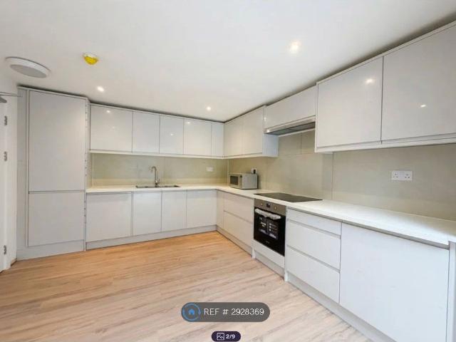 Bosanquet Close, Uxbridge UB8, Room to rent, £870 pcm | PrimeLocation