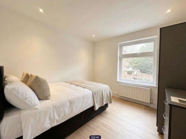 Bosanquet Close, Uxbridge UB8, 3 bed shared accommodation to rent, £830 pcm | PrimeLocation