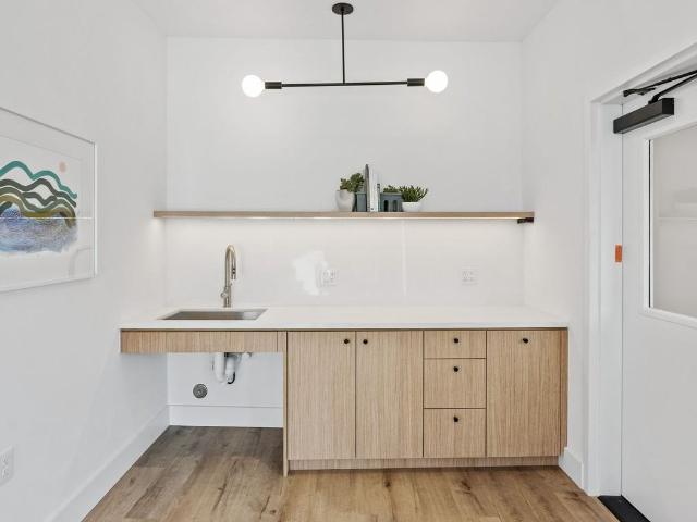 Bosco Modern Studio Suites in Downtown Berkeley Community! 5 Bedroom Apartment for Rent at 1717 University Ave, Berkeley, CA 94703 Berkeley Flats