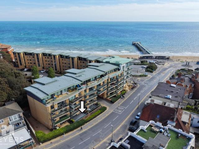 Boscombe, Bournemouth, BH5 1 2 bed flat to rent £1,600 pcm £369 pw