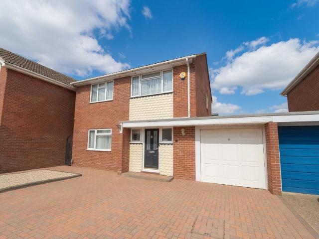 Boscombe Close, Egham TW20, 4 bed detached house to rent, £2,750 pcm | PrimeLocation