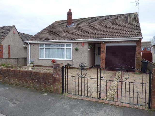 Boscombe Crescent, Bristol BS16, 2 bed detached bungalow to rent, £1,800 pcm | PrimeLocation