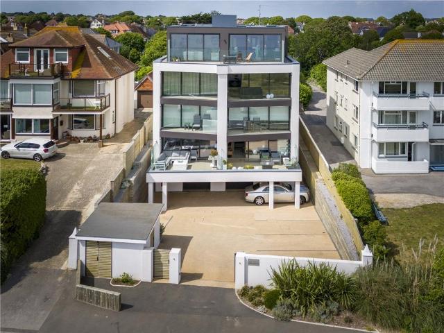Boscombe Overcliff Drive. 2 bed apartment to rent £2,300 pcm £531 pw