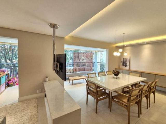 Bosque da Saúde  apartamento com 136 metros, 03 suítes,05 banheiros,03 vagas