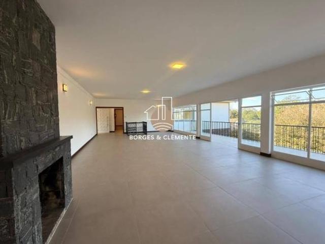 Bosque Privativo e Luxo na Vila Santista: Refúgio de 2.152 m²
