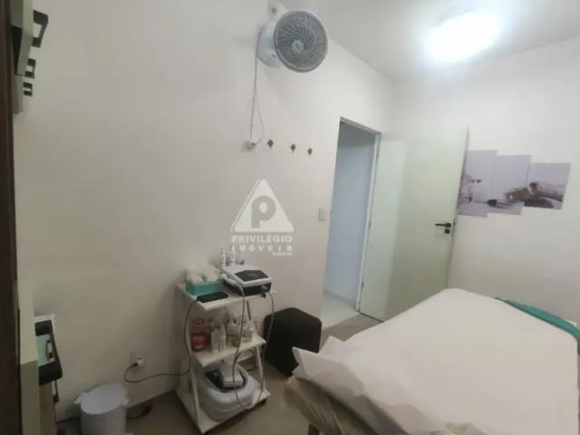 Botafogo Loja Destaque na Galeria da Rua da Passagem! Com 4 Salas 17m² por R$250.000,00
