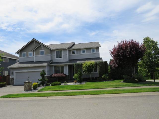 Bothell BELLEMONT CROSSING Custom Home with Incredible Features 4bd/2.5ba 3300sf $4500.00/month