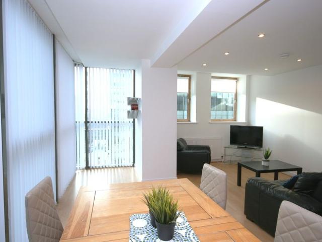 Bothwell Street, 3 Bed Furnished Executive Apartment, The Pinnacle – LET AGREED