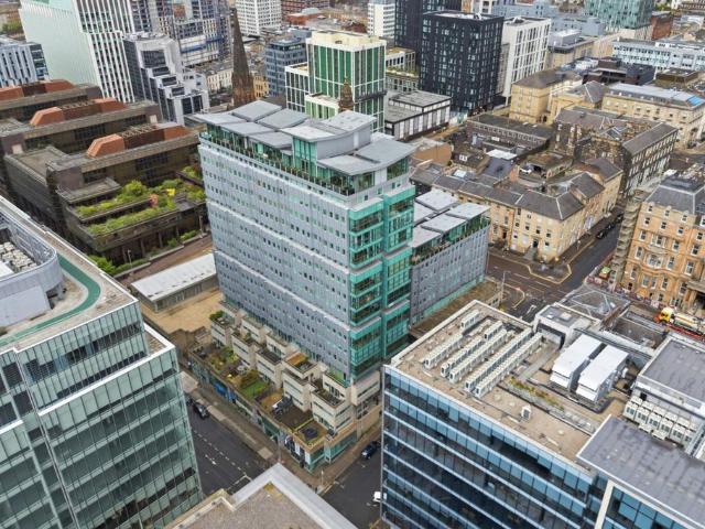Bothwell Street, City Centre. 3 bed flat to rent £2,000 pcm £462 pw