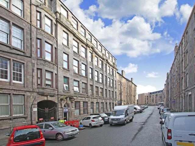 Bothwell Street, Easter Road. 1 bed flat to rent £1,125 pcm £260 pw
