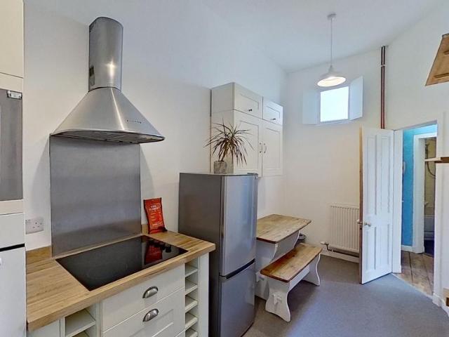 Bothwell Street, Edinburgh, EH7 2 bed flat to rent £1,425 pcm £329 pw