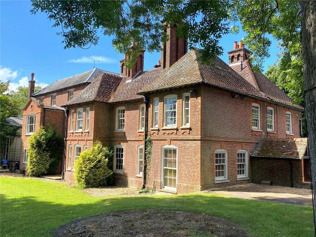 Botley Hill, Botley, Southampton, Hampshire SO30, 2 bed flat to rent, £1,200 pcm | PrimeLocation