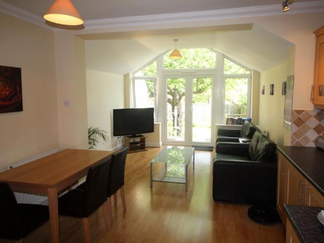 Botley Road, Oxford OX2 2 bed ground floor flat to rent £2,100 pcm £485 pw
