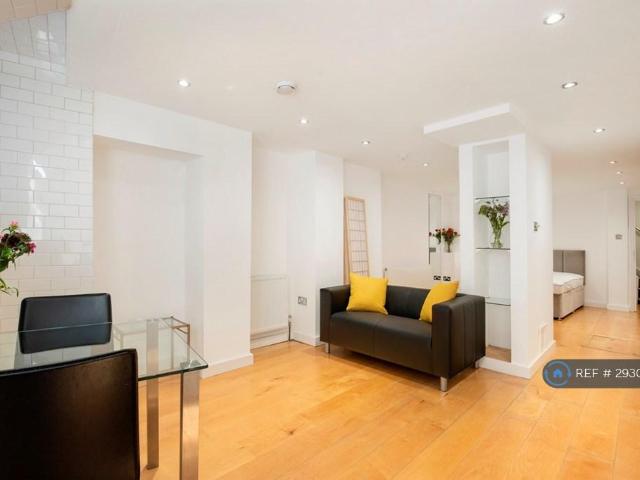 Botolph Alley, London, EC3R Studio to rent £1,800 pcm £415 pw