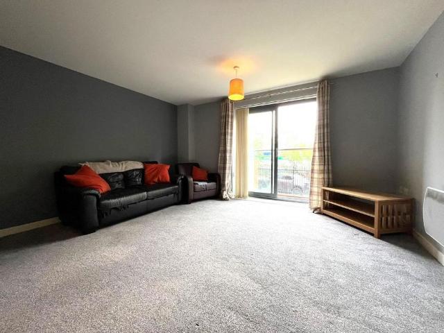 Bouverie Court, Leeds 2 bed flat to rent £1,050 pcm £242 pw