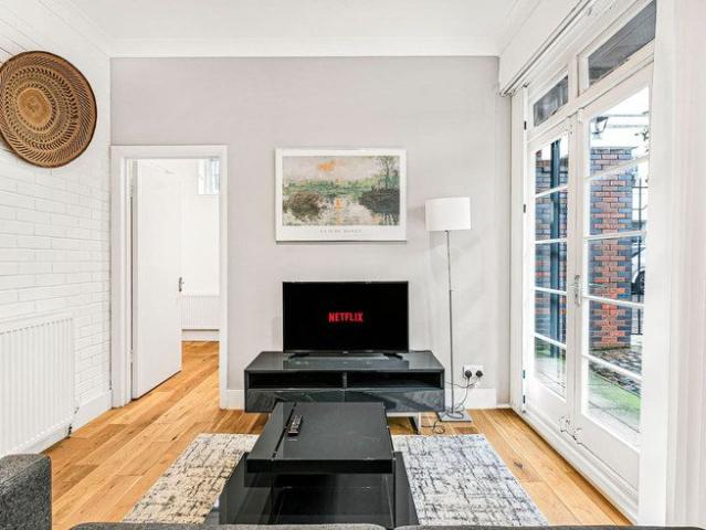 Bouverie Place