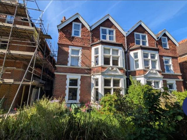 Bouverie Road West, Folkestone, Kent. 2 bed flat to rent £1,000 pcm £231 pw