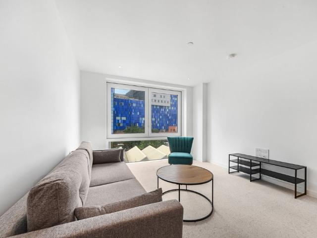 Bouchon Point, Cendal Crescent E1, 2 bed flat to rent, £3,098 pcm | PrimeLocation