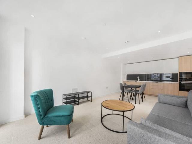 Bouchon Point, Cendal Crescent, E1