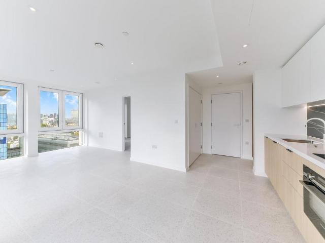 Bouchon Point, The Silk District, E1 1 bed apartment to rent £2,648 pcm £611 pw