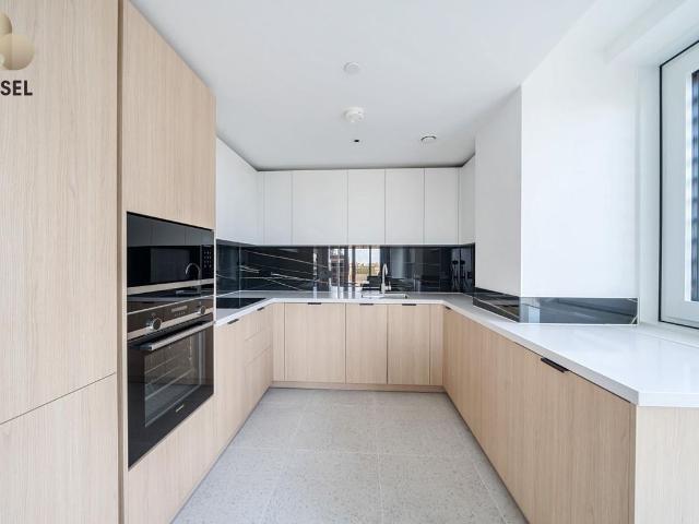 Bouchon Point, 7 Cendal Crescent, London E1, 2 bed flat to rent, £3,510 pcm | PrimeLocation