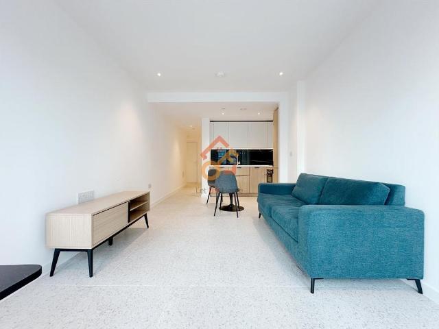 Bouchon Point, 7 Cendal Crescent. Studio to rent £2,350 pcm £542 pw