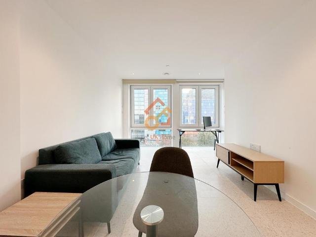 Bouchon Point, 7 Cendal Crescent. Studio to rent £2,350 pcm £542 pw